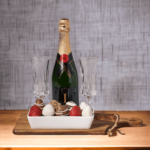 Festive Bubbly & Chocolate Dipped Strawberries Gift Set - Champagne ...